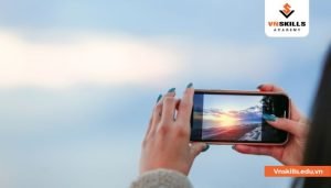 Khóa học chụp ảnh bằng điện thoại tại VnSkills Academy - Vnskills Academy